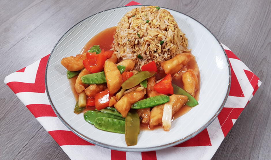 Pollo Tipakay con arroz chaufa